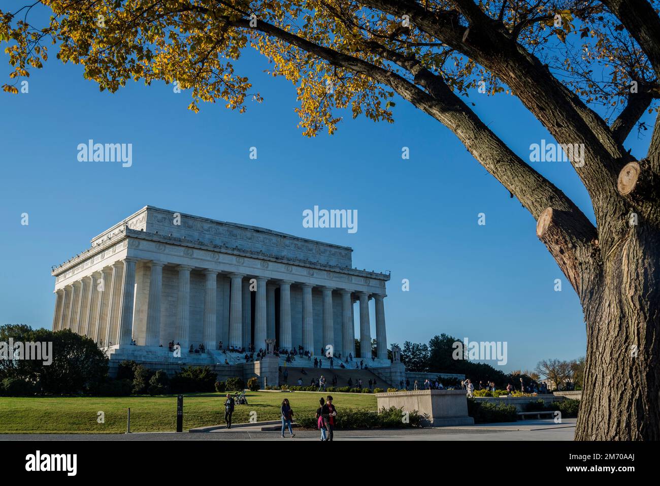 Lincoln Memorial, a U.S. national memorial located on the western end ...