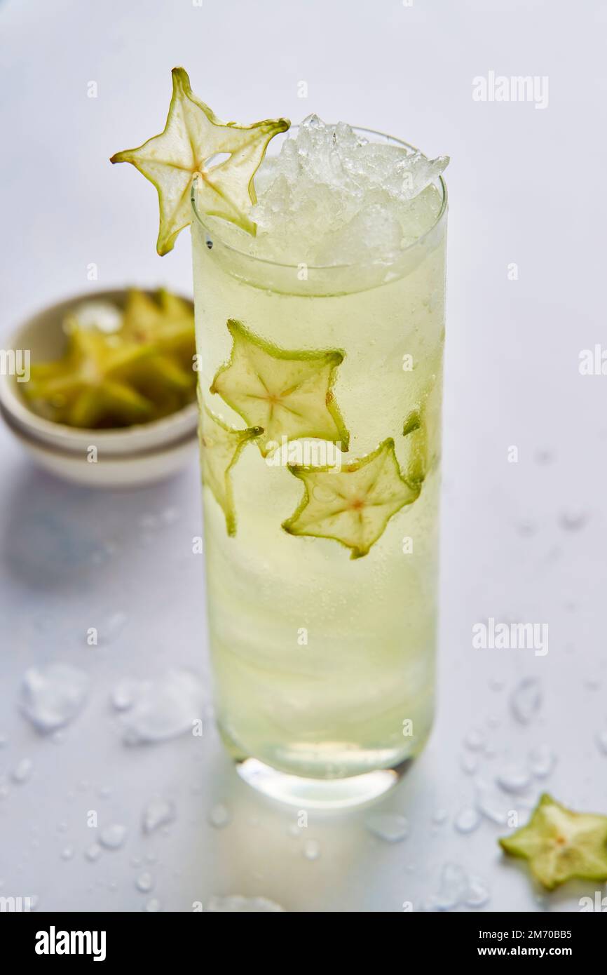 Starfruit cocktail hi-res stock photography and images - Alamy