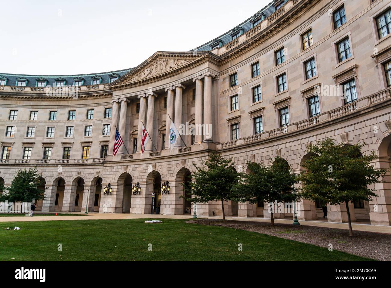 Federal triangle hi-res stock photography and images - Alamy