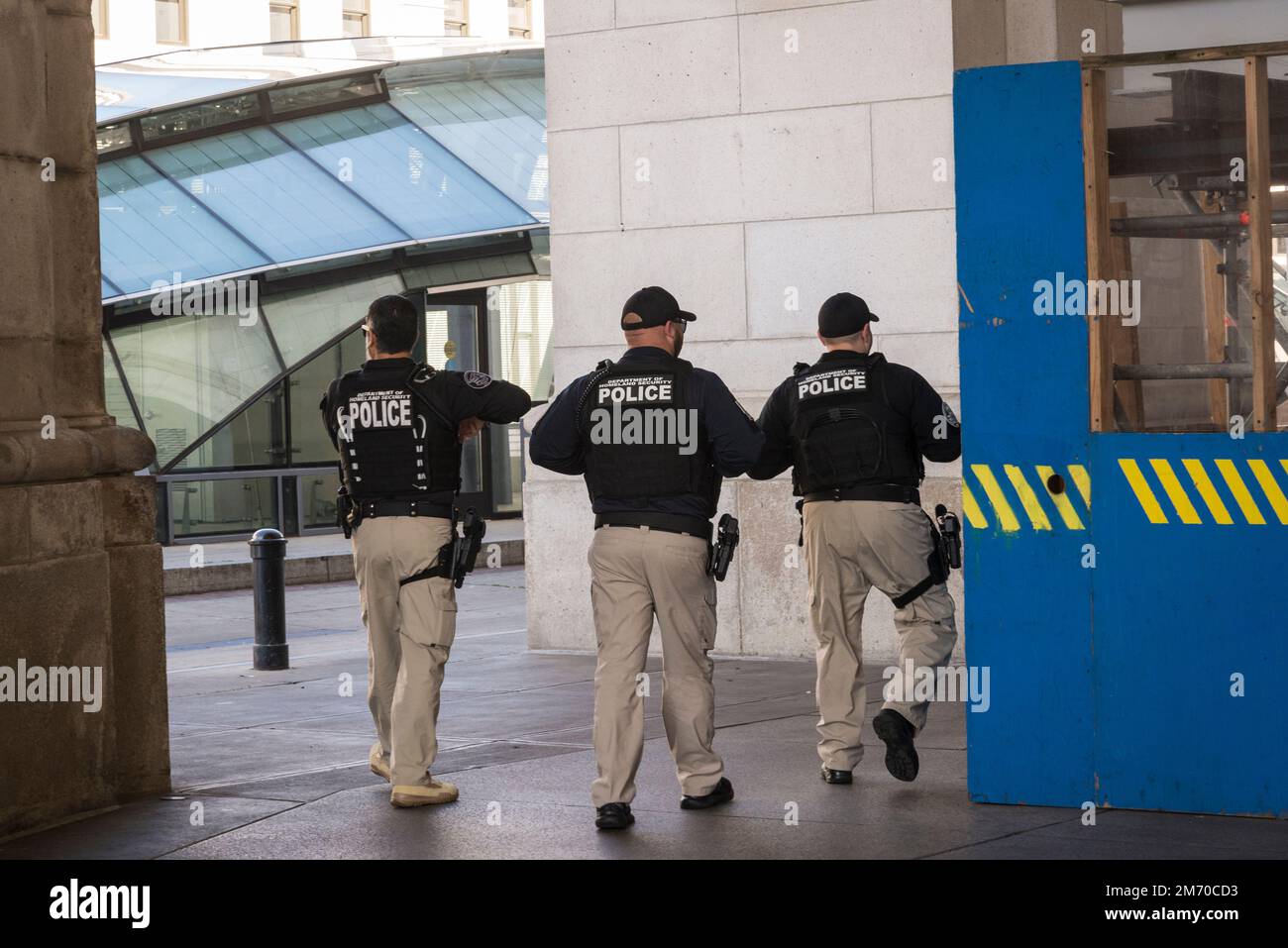 Police station usa outside hi-res stock photography and images - Alamy