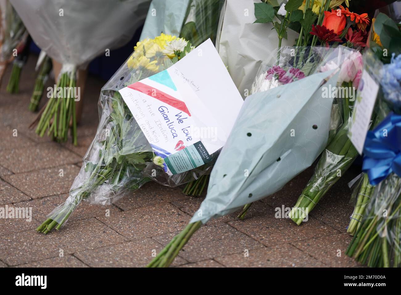 Flowers and tributes for Gianluca Vialli at Chelsea's Stamford Bridge ...