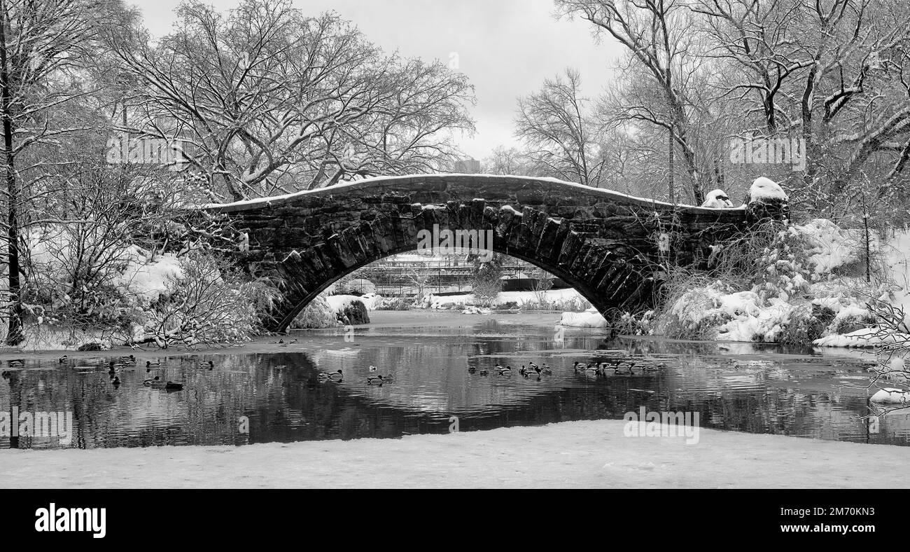 Gapstow Bridge in Central Park after snow storm in winter Stock Photo ...