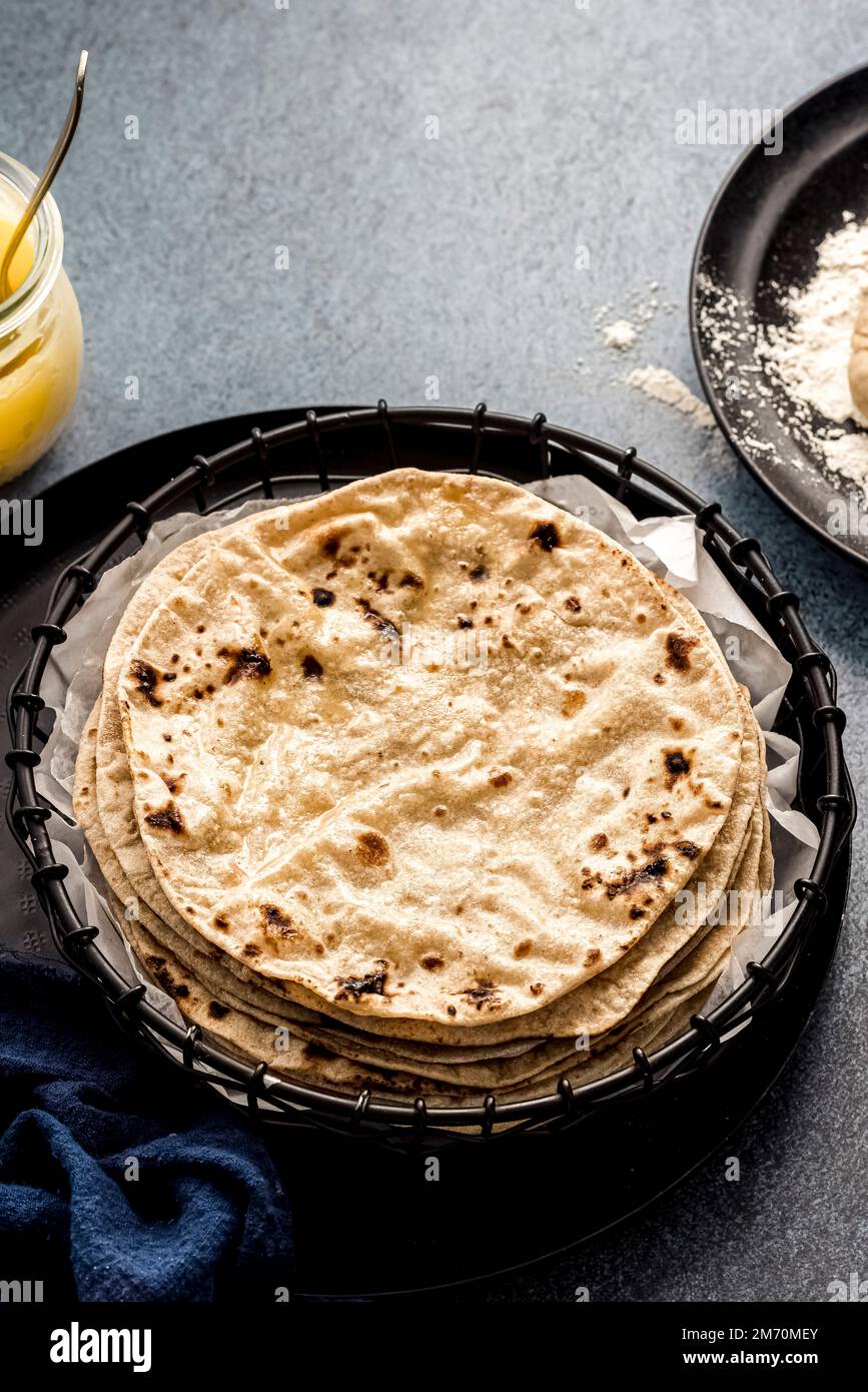 Stack of Indian roti (Chapati Stock Photo - Alamy