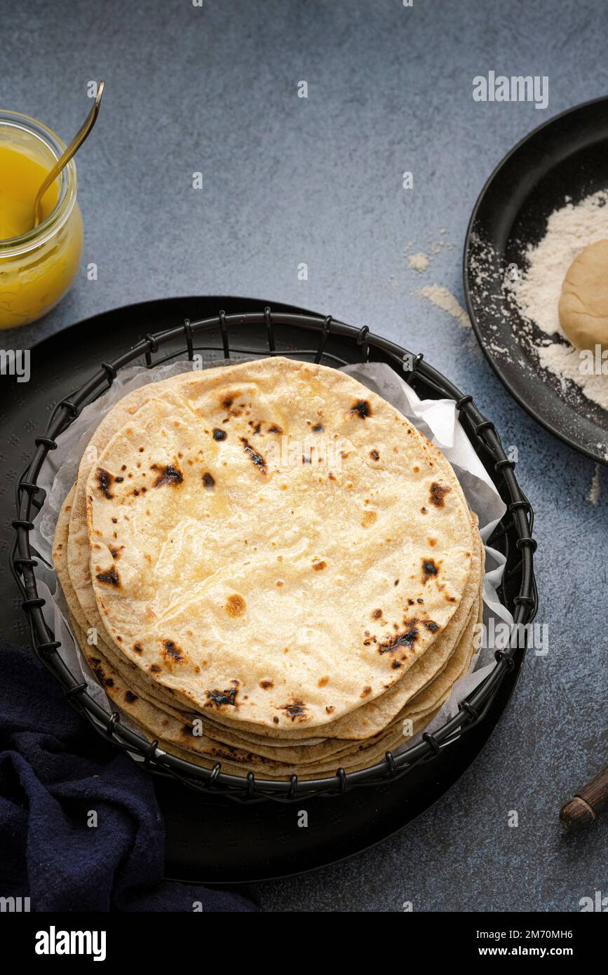 Stack of Indian roti (Chapati Stock Photo - Alamy