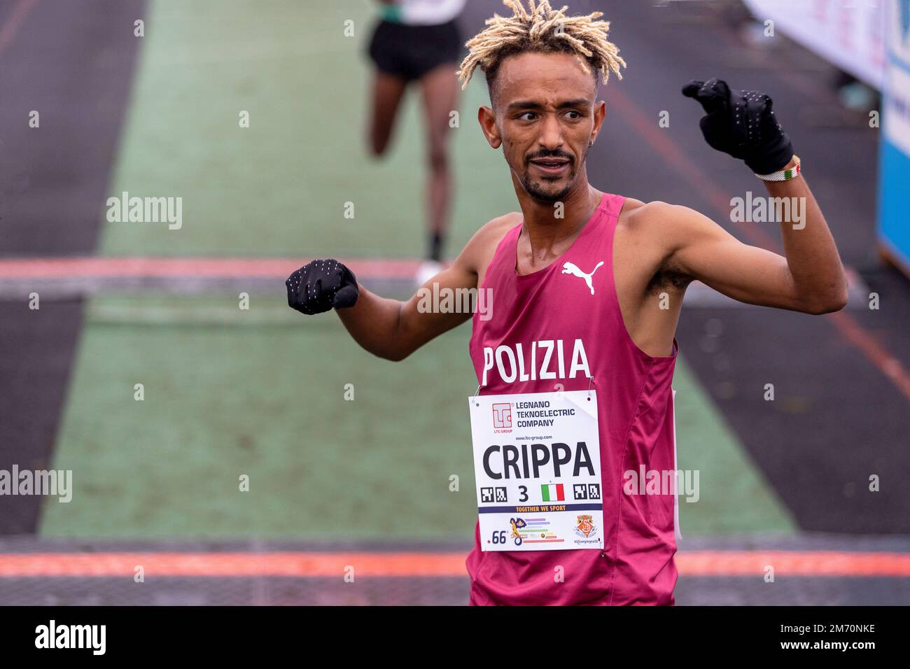 Yeman crippa hi-res stock photography and images - Alamy