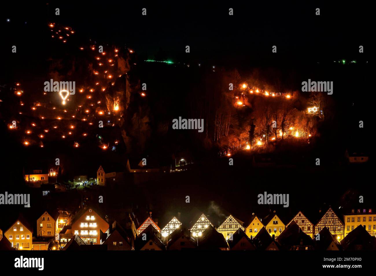 Pottenstein, Germany. 06th Jan, 2023. Numerous fires are lit for the ...