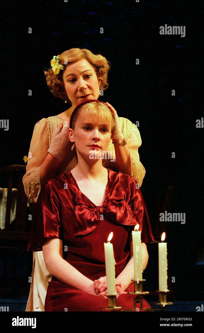 Claire skinner hi-res stock photography and images - Alamy