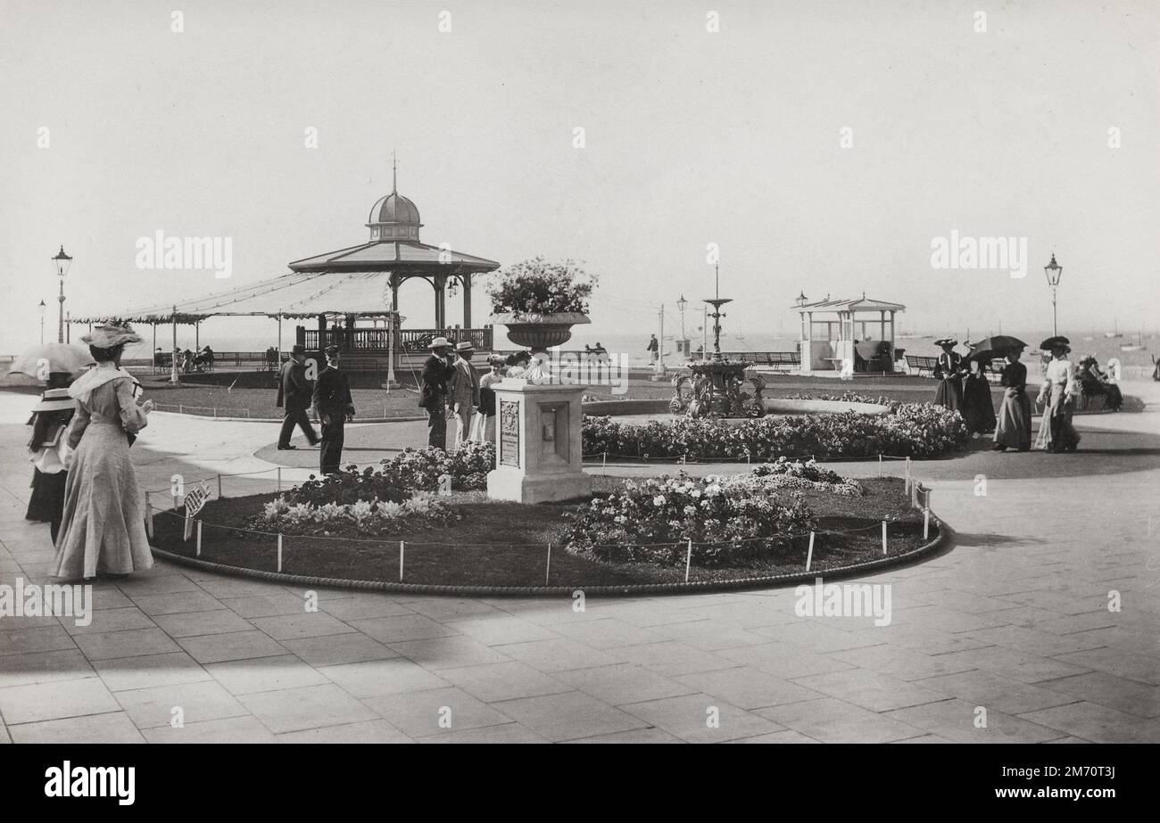 Vintage late 19th/early 20th century photograph: 1904 - Bandstand on ...