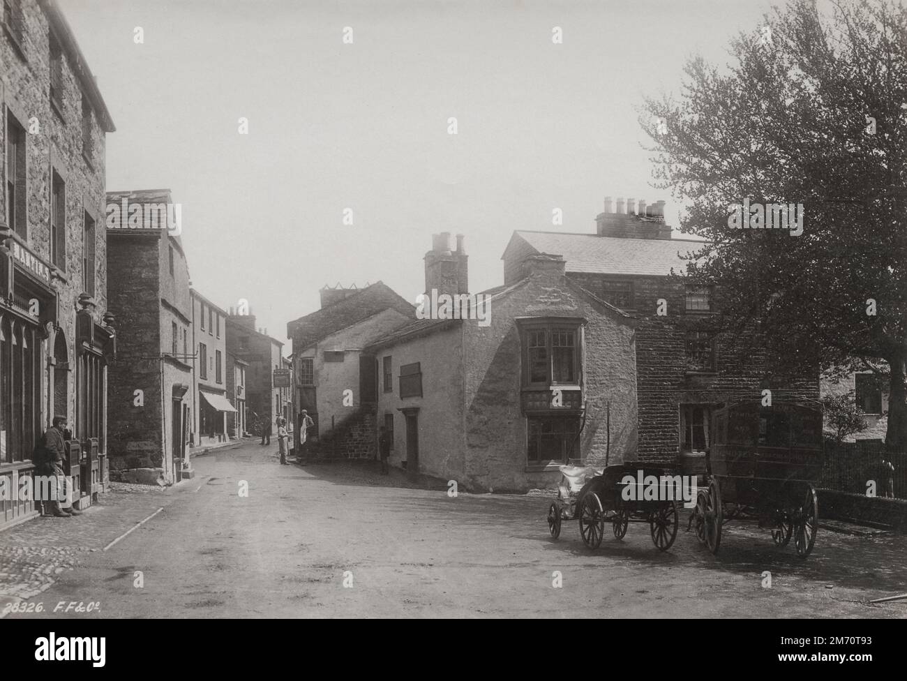 Vintage late 19th/early 20th century photograph: 1897 - Hotel coach and ...