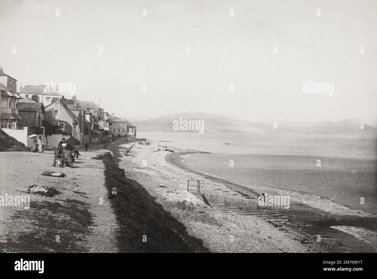 Vintage late 19th/early 20th century photograph: 1890 - Beach scene ...
