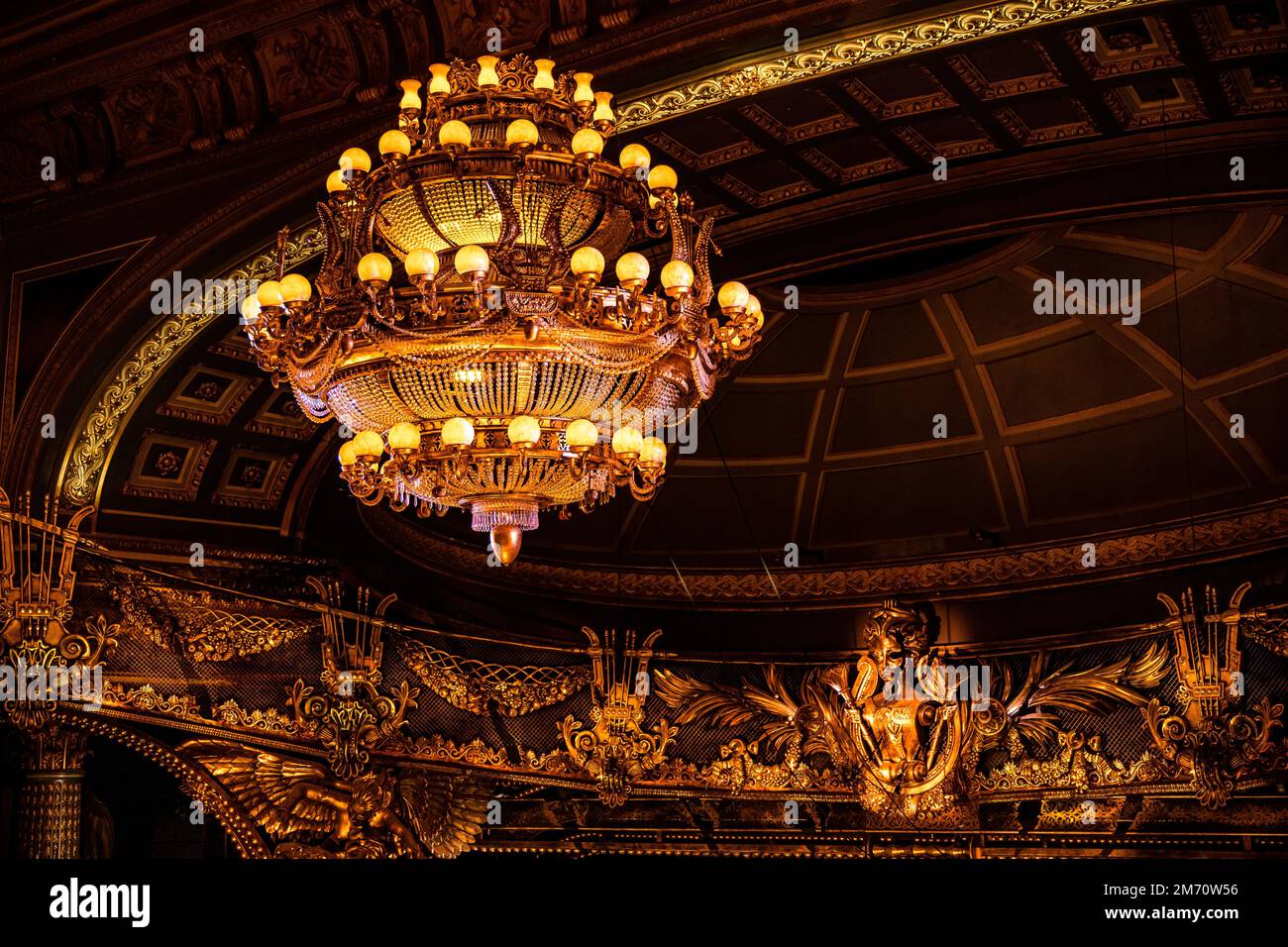 a chandelier in the ceiling in Her Majesty's Theatre Stock Photo - Alamy