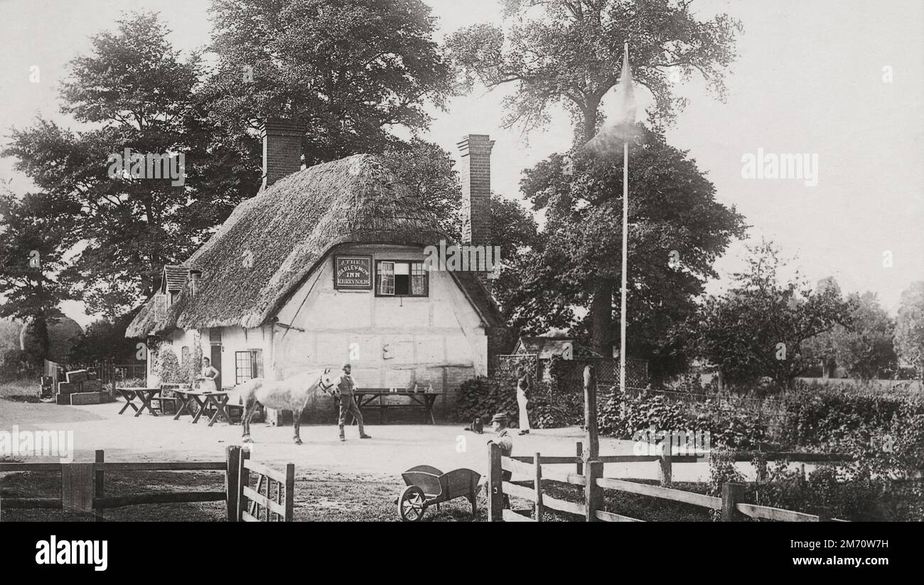 Vintage late 19th/early 20th century photograph: 1890 - Barley Mow Inn ...