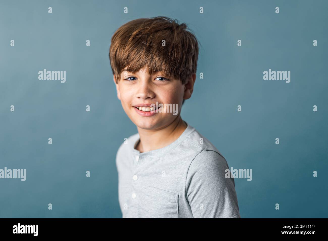 Studio running male boy hi-res stock photography and images - Alamy