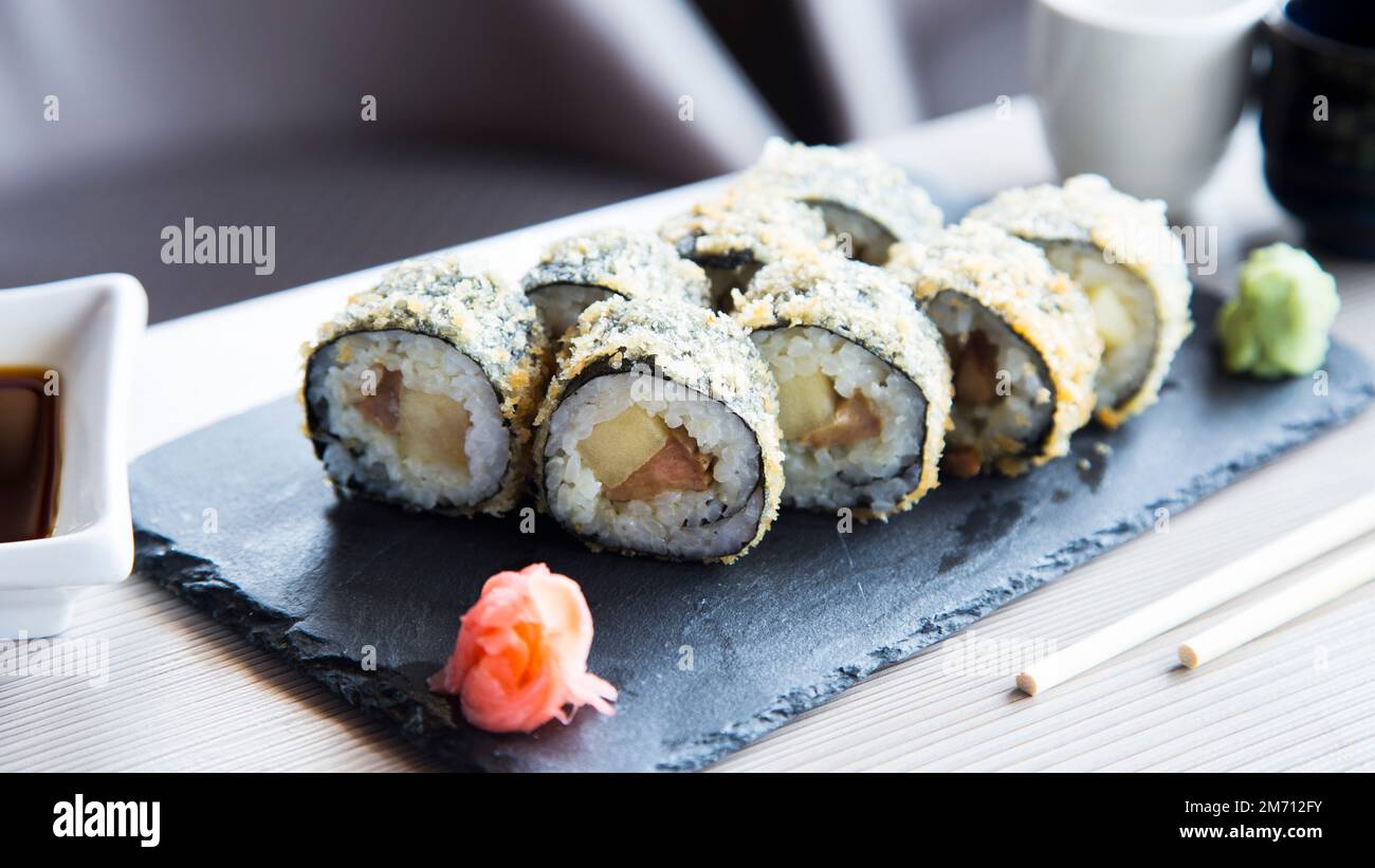 Uramaki salmon roll avocado hi-res stock photography and images - Alamy