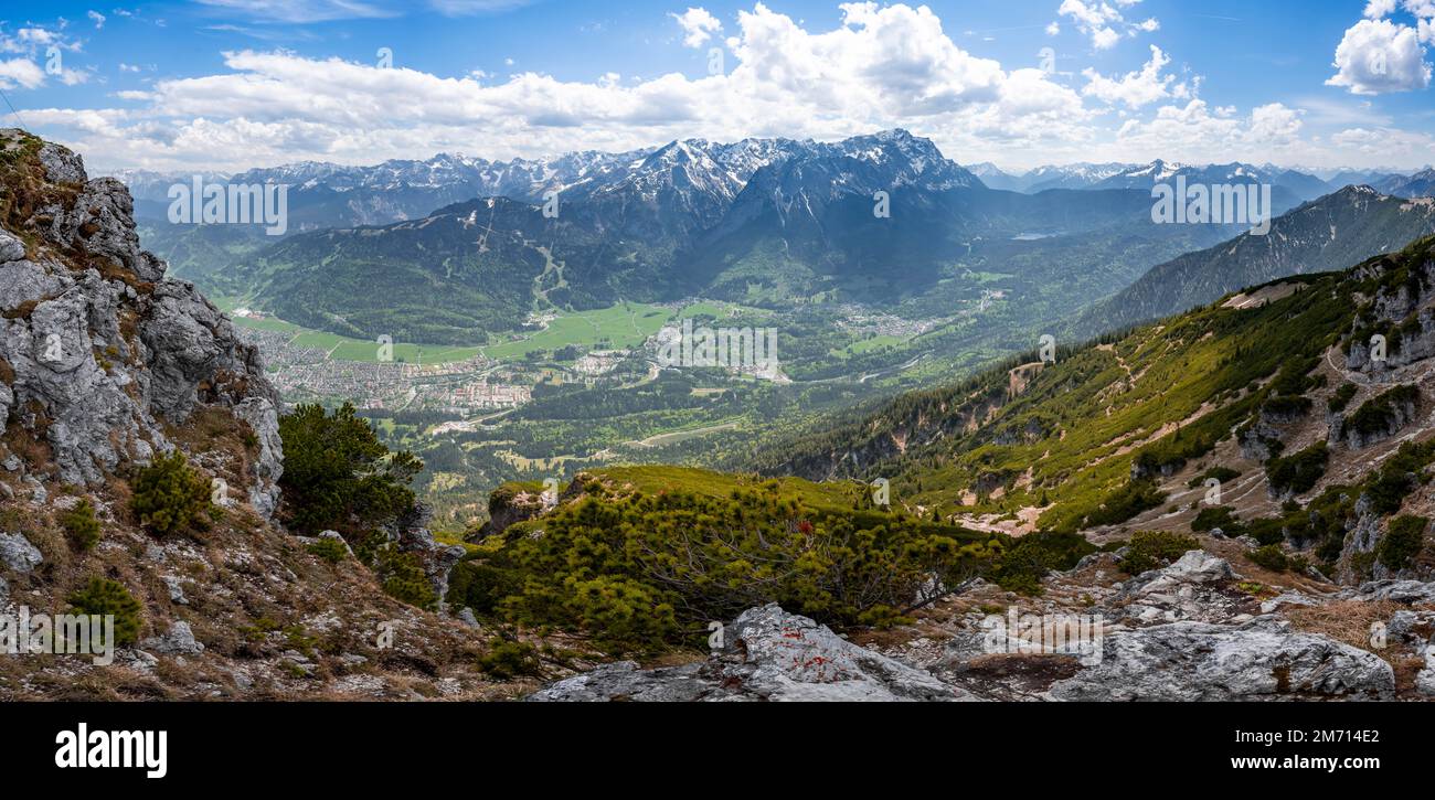 Mountain panorama, summit of the Kramerspitz, Zugspitze in the back ...