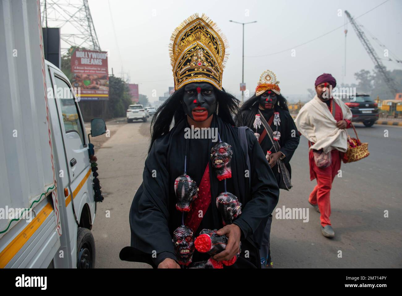 Ghaziabad, India. 06th Jan, 2023. Male devotees dress up as Hindu ...