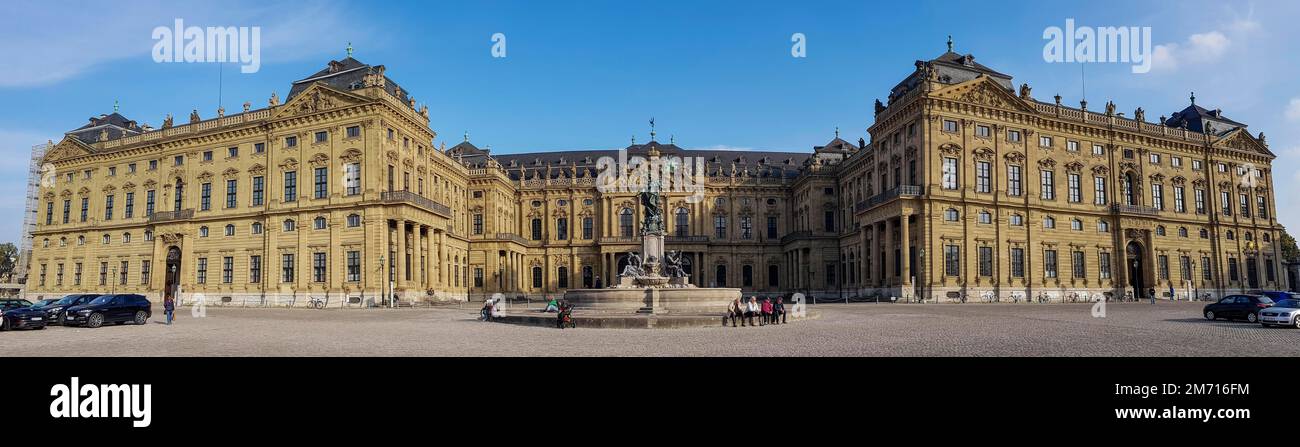 Panorama photo Frankoniabrunnen on the side of the Ehrenhof and ...