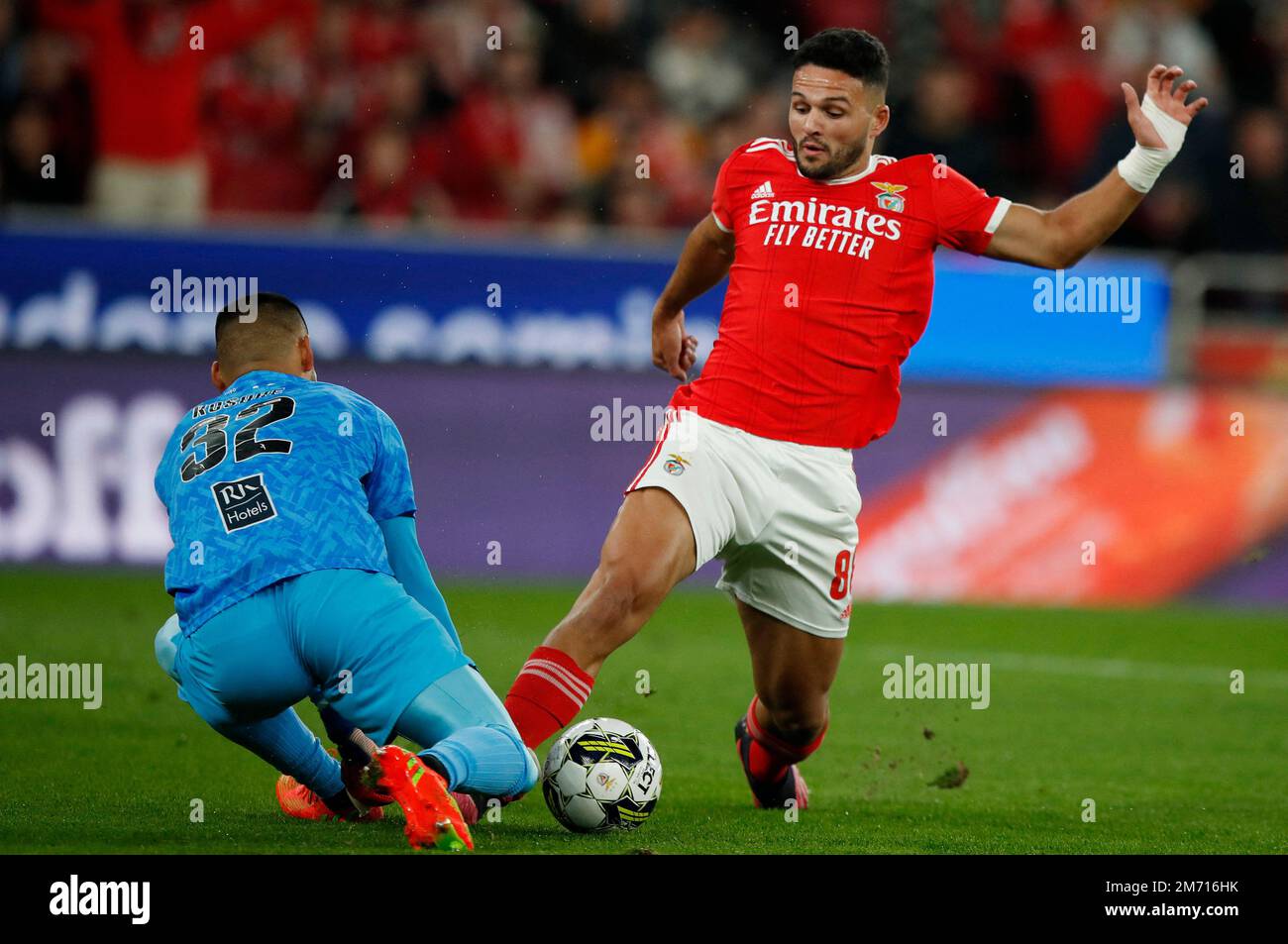 Nakamura kosuke hi-res stock photography and images - Alamy