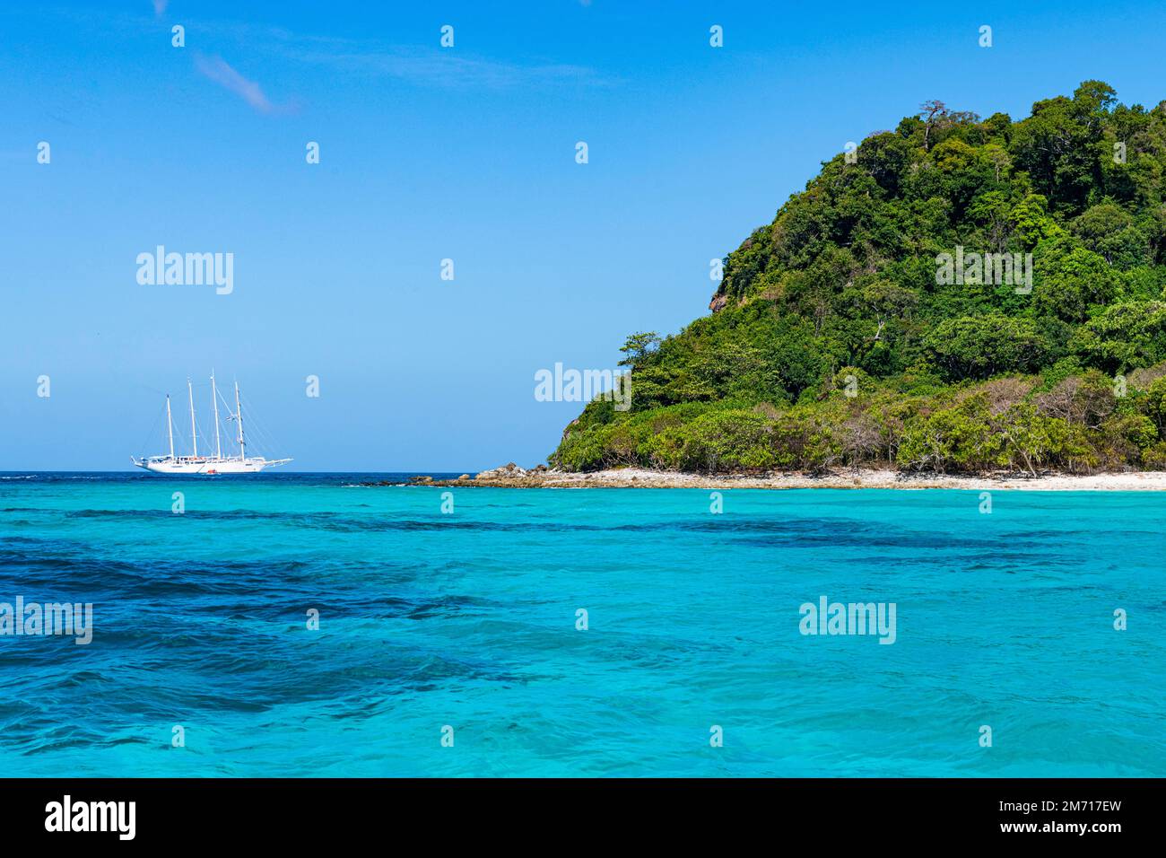 Sailing boat in the waters of Koh Rok, Mu Ko Lanta National Park ...