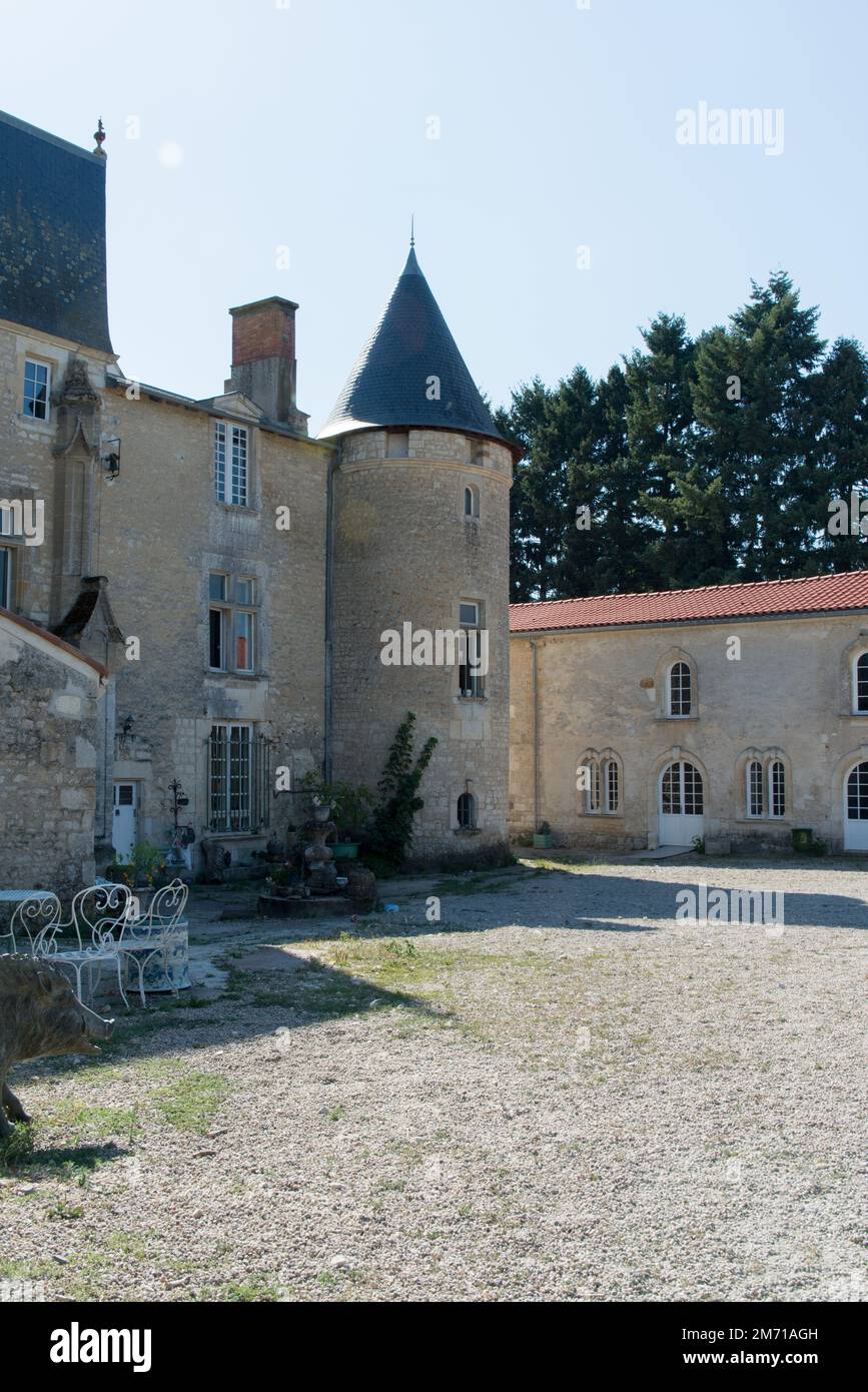 Vertical shot historic terre hi-res stock photography and images - Alamy