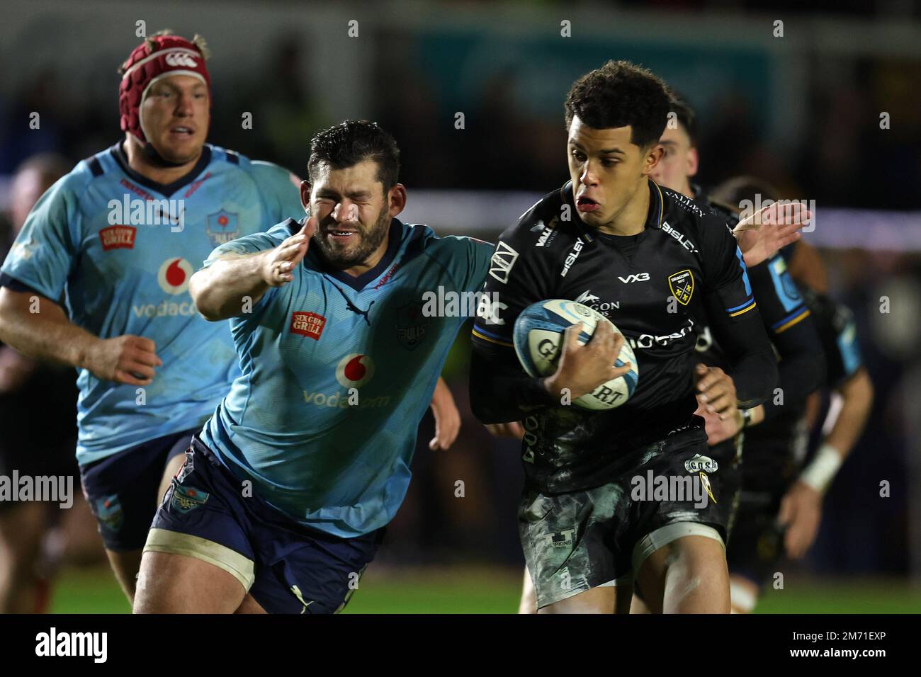 Newport, UK. 06th Jan, 2023. Rio Dyer of the Dragons makes a break. BKT ...