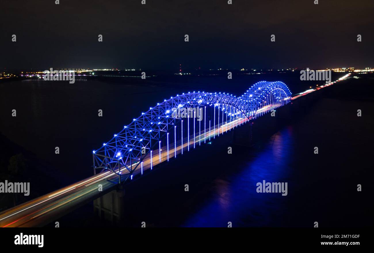 The bridge of Memphis captured at night Stock Photo - Alamy