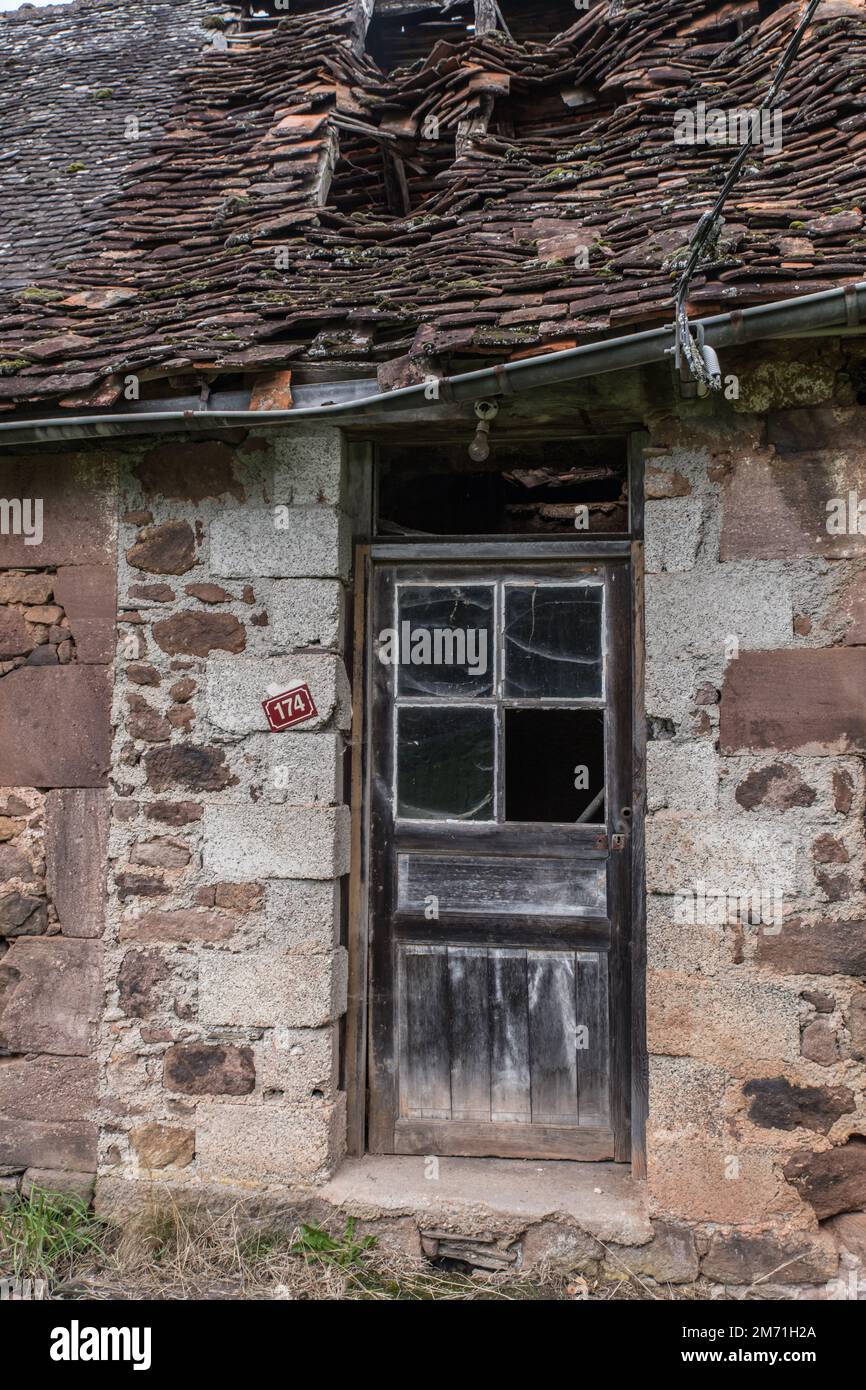 Batiment en ruine hi-res stock photography and images - Alamy