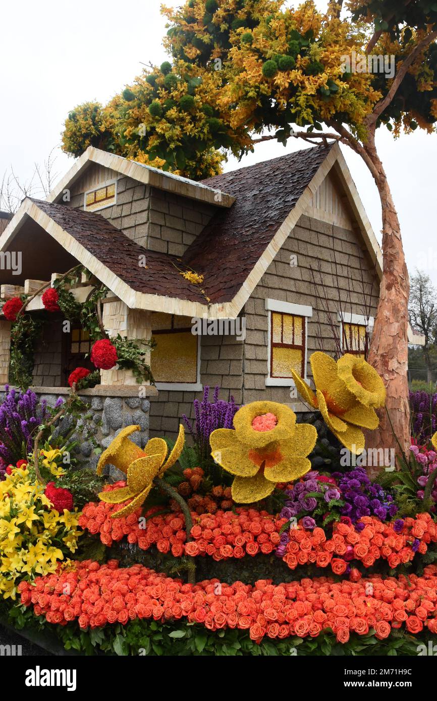 Pasadena, California, USA 3rd January 2023 Rose Parade Floats on ... Pasadena, California, USA 3rd January 2023 Rose Parade Floats on ...