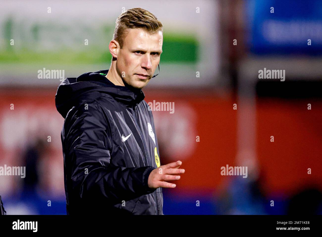 OSS, NETHERLANDS - JANUARY 6: 4th Official Joshua Kuipers during the ...