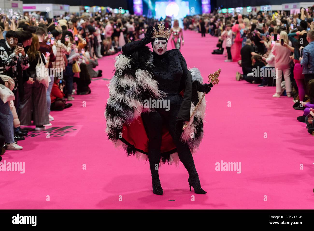 Drag queen beard hi-res stock photography and images - Alamy