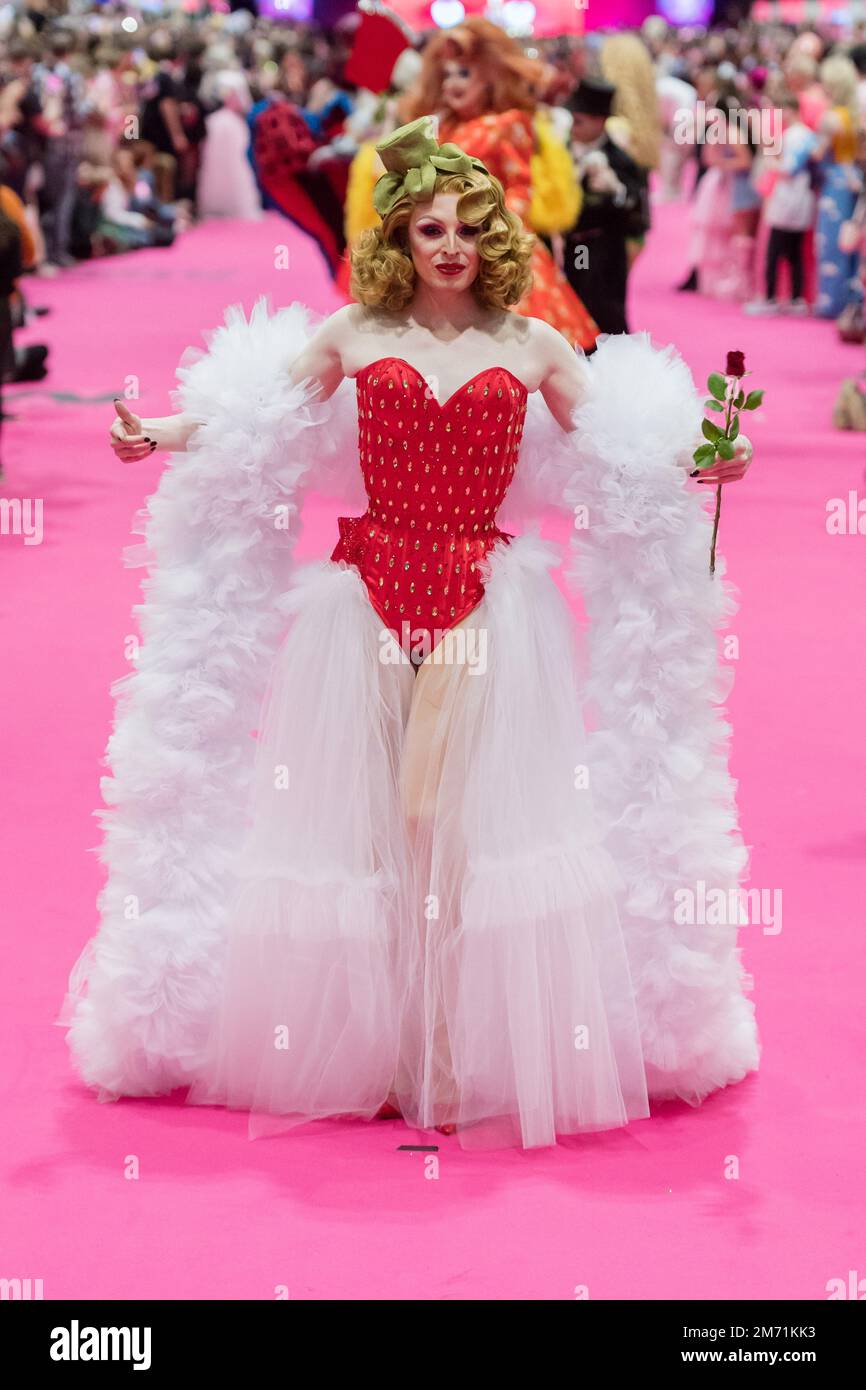 Drag queen veronica green hi-res stock photography and images - Alamy