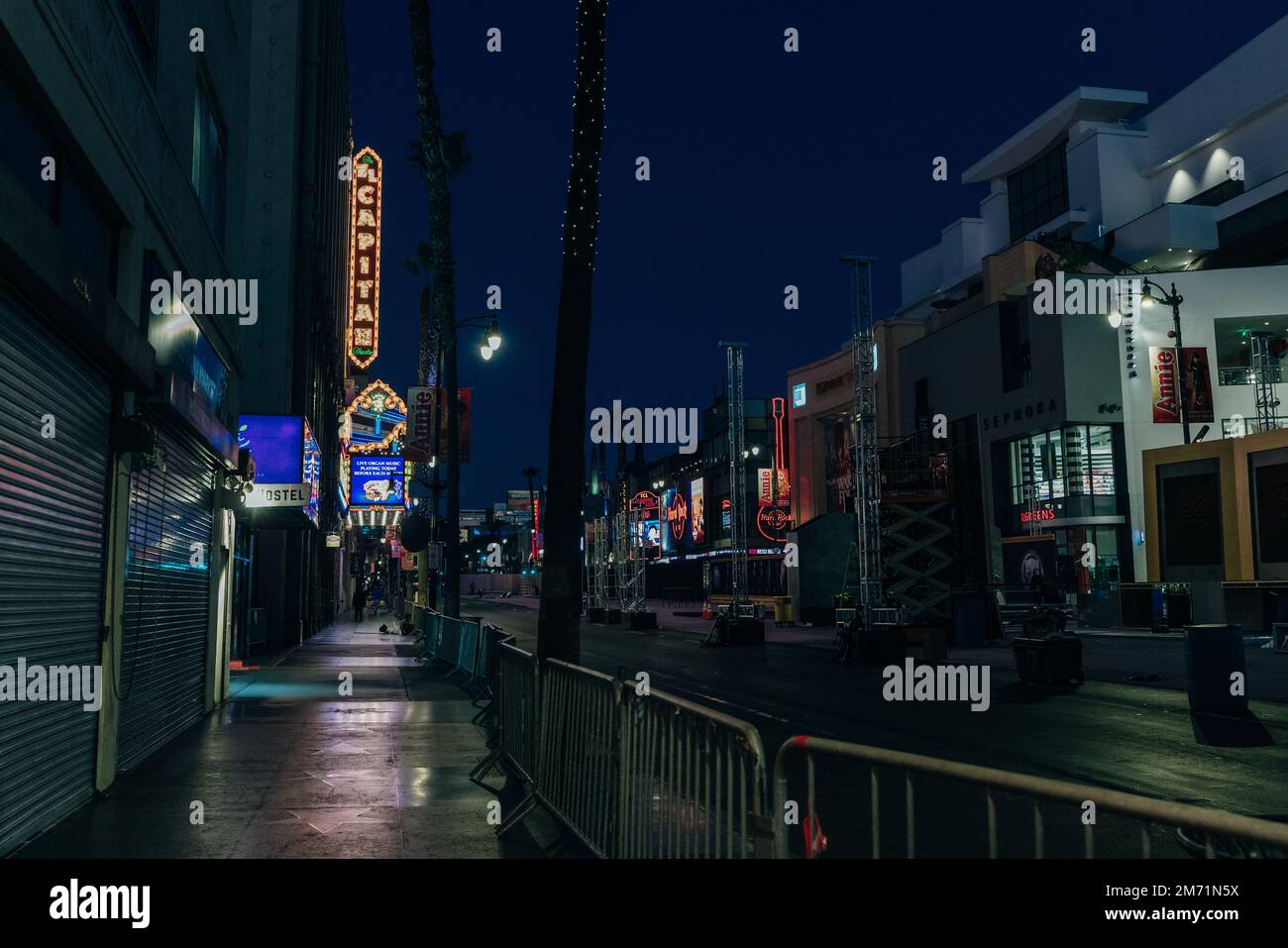 LOS ANGELES - dec 2022 Tourists flock to nightlife businesses on ...