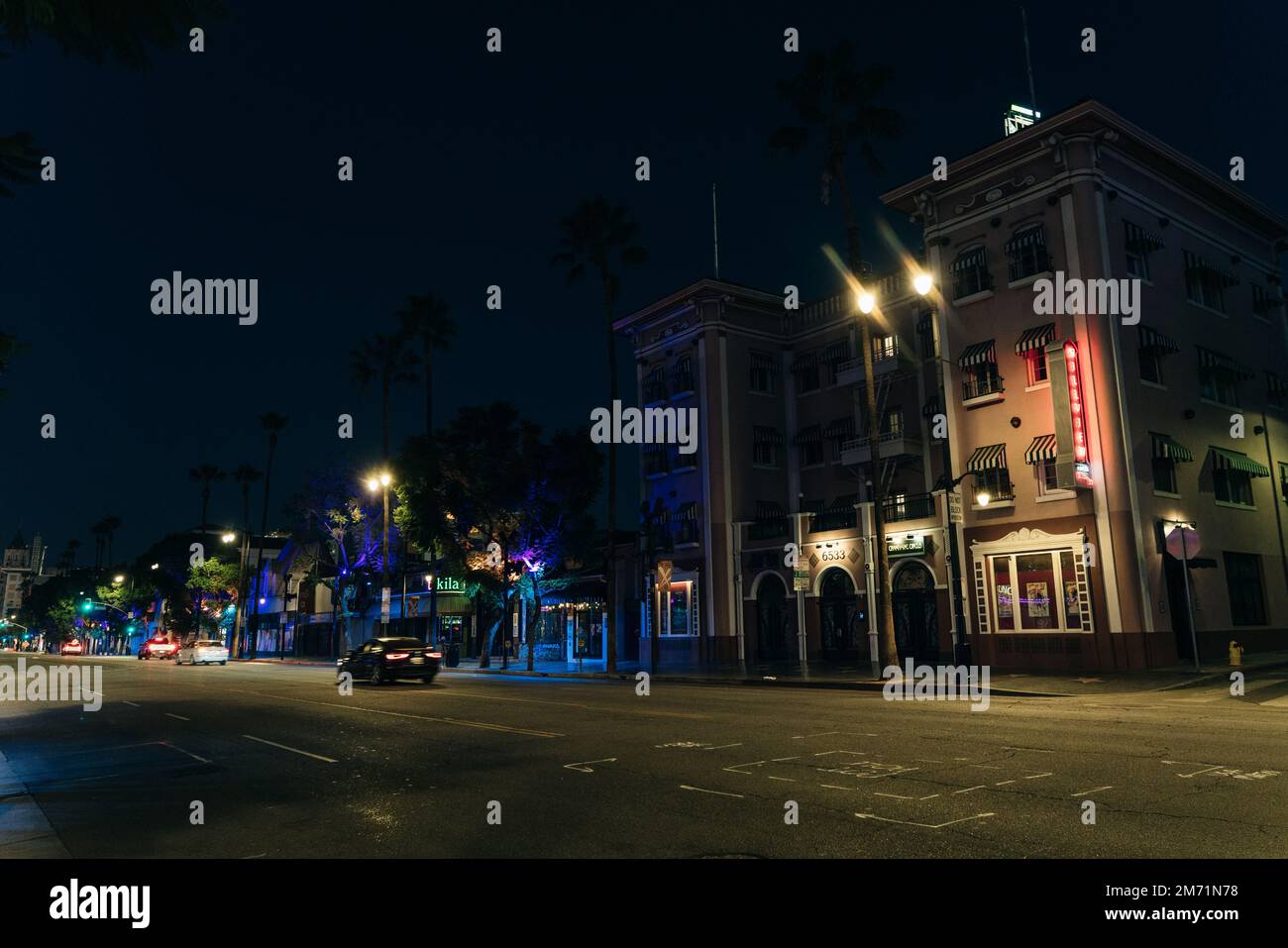 LOS ANGELES - dec 2022 Tourists flock to nightlife businesses on ...