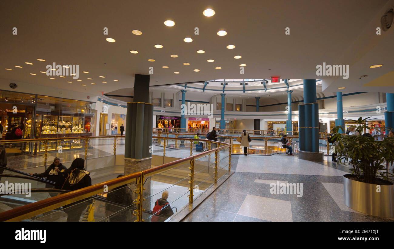 Modern shopping mall in Philadelphia - PHILADELPHIA, USA - APRIL 6 ...