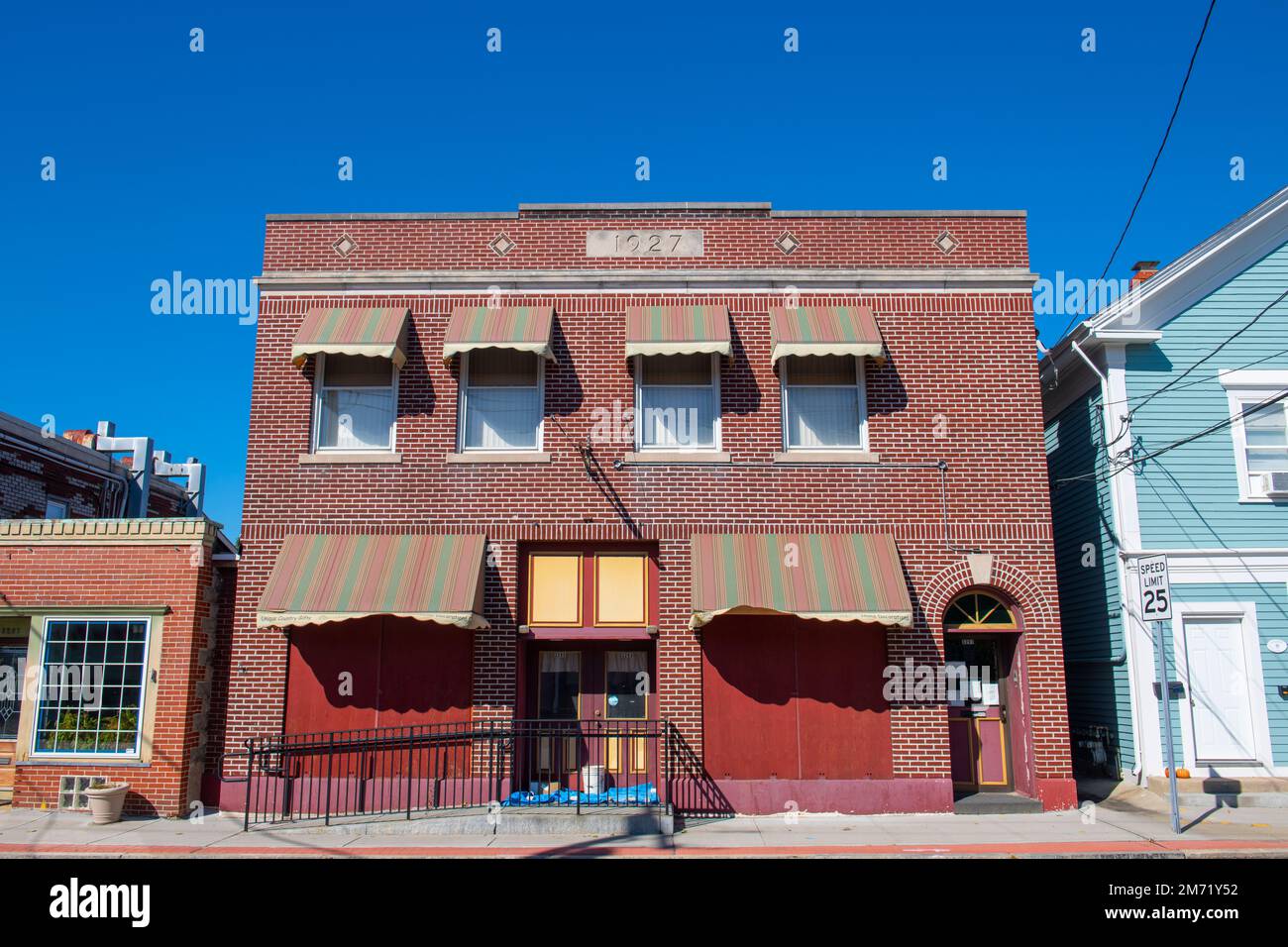 Historic commercial buildings on Post Road in village center of ...