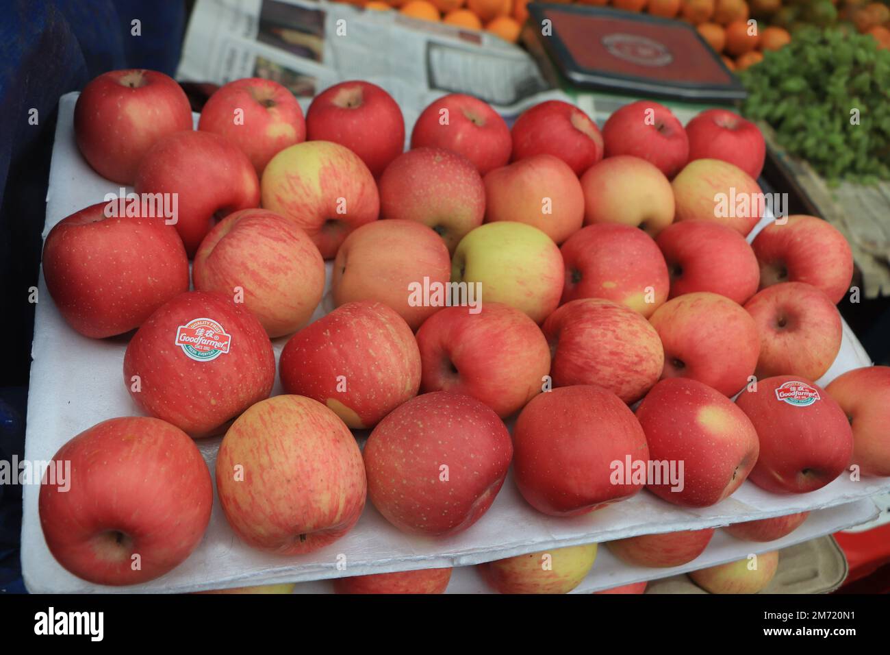 background with fresh red apples Stock Photo - Alamy