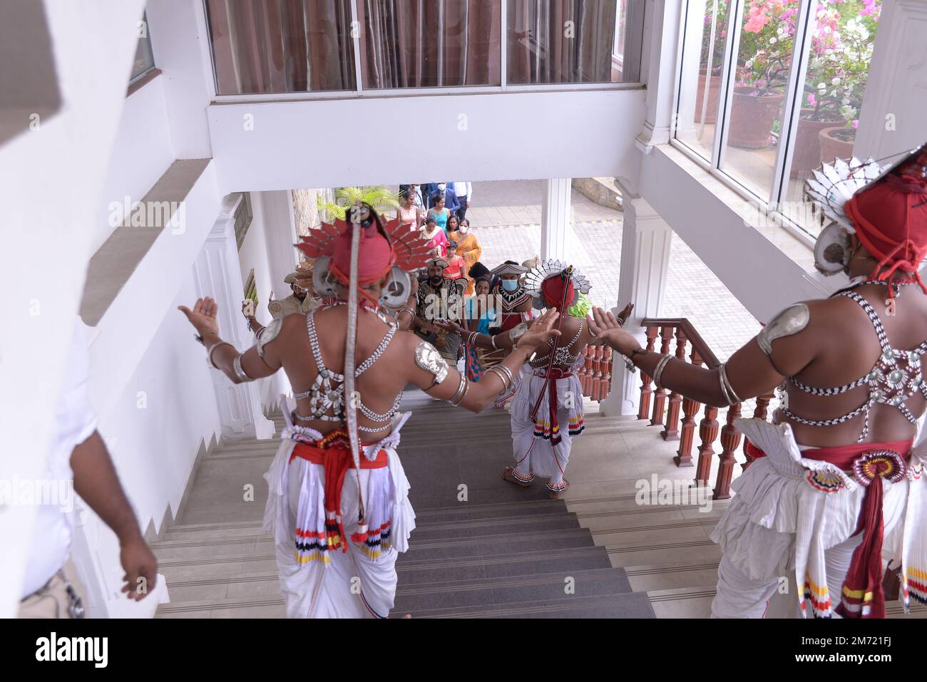Sri Lanka Traditional Welcome Dance Stock Photo - Alamy