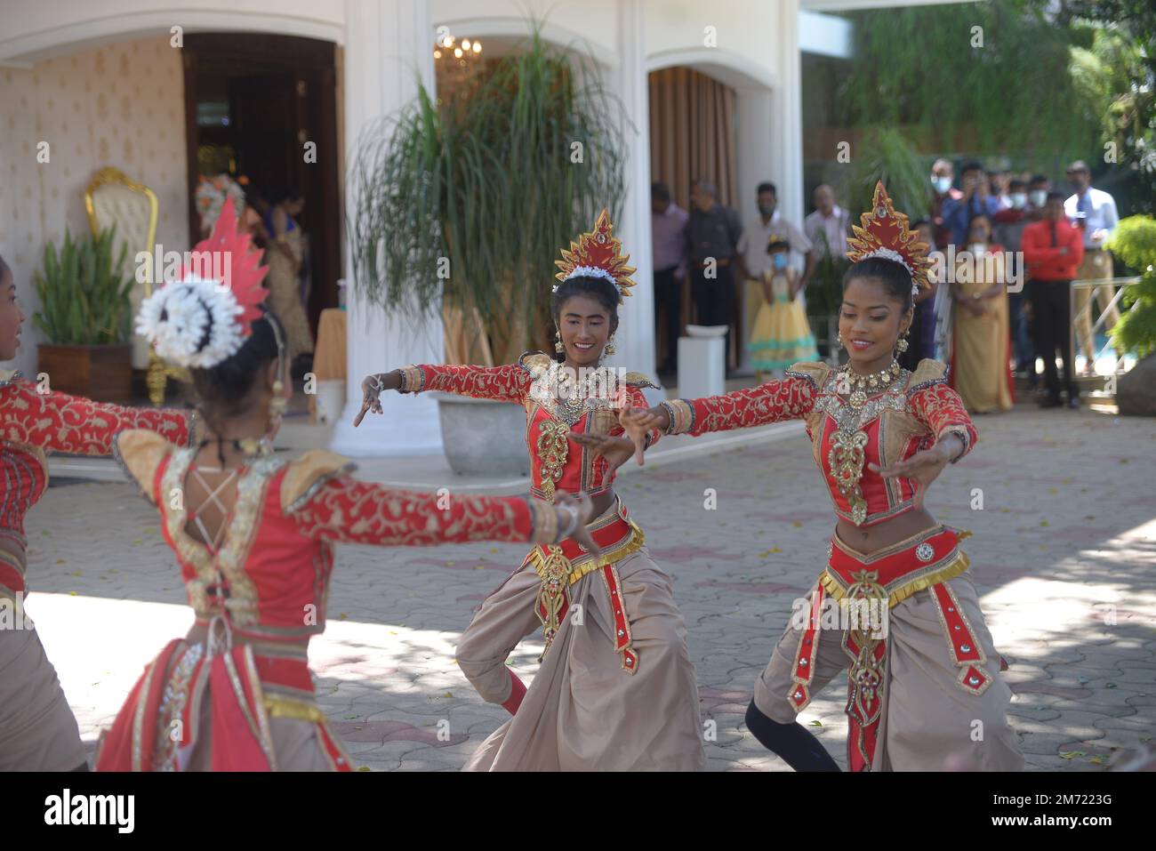 Cuple dance hi-res stock photography and images - Alamy