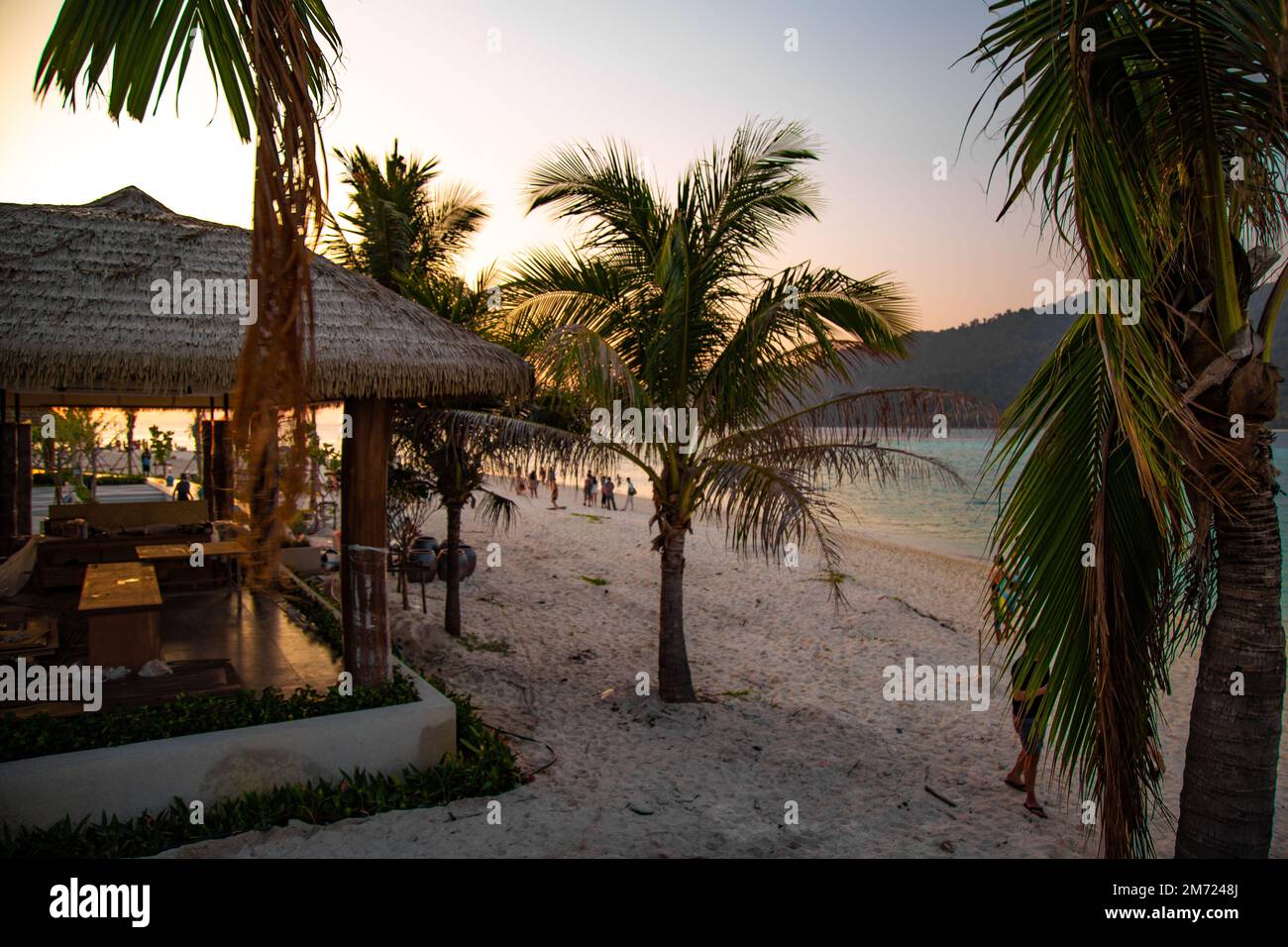 Sunrise beach bar in Koh Lipe, Satun, Thailand Stock Photo - Alamy