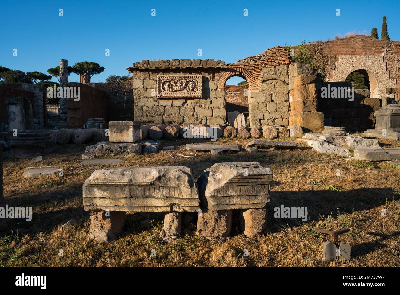The Roman ruins in Italy Stock Photo - Alamy