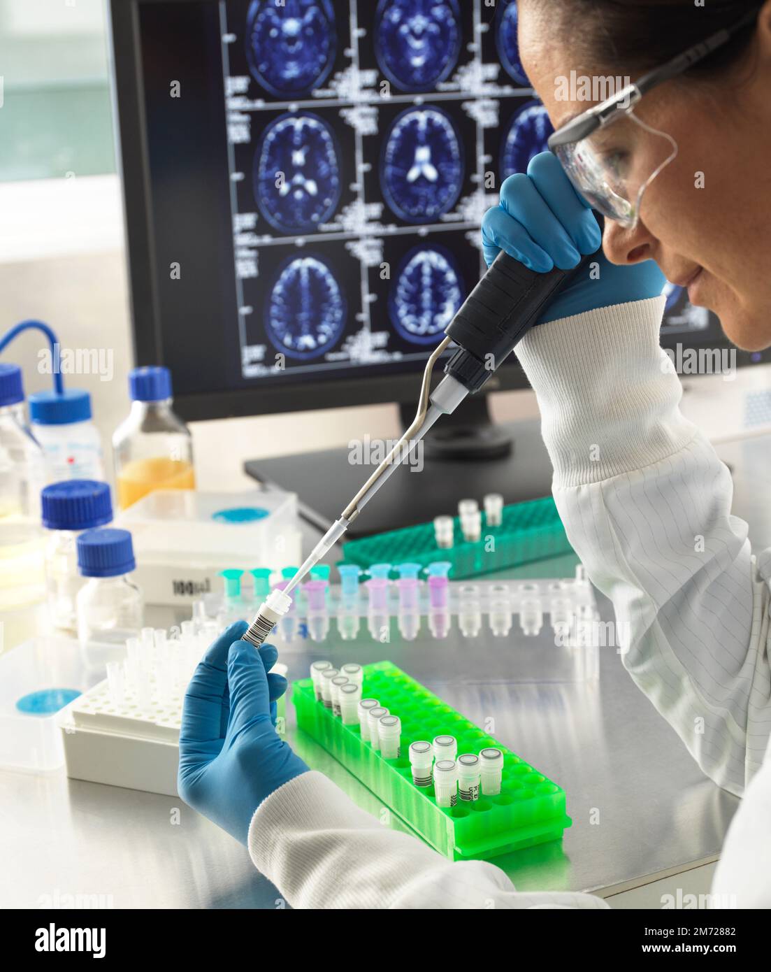 Doctor dementia hi-res stock photography and images - Alamy