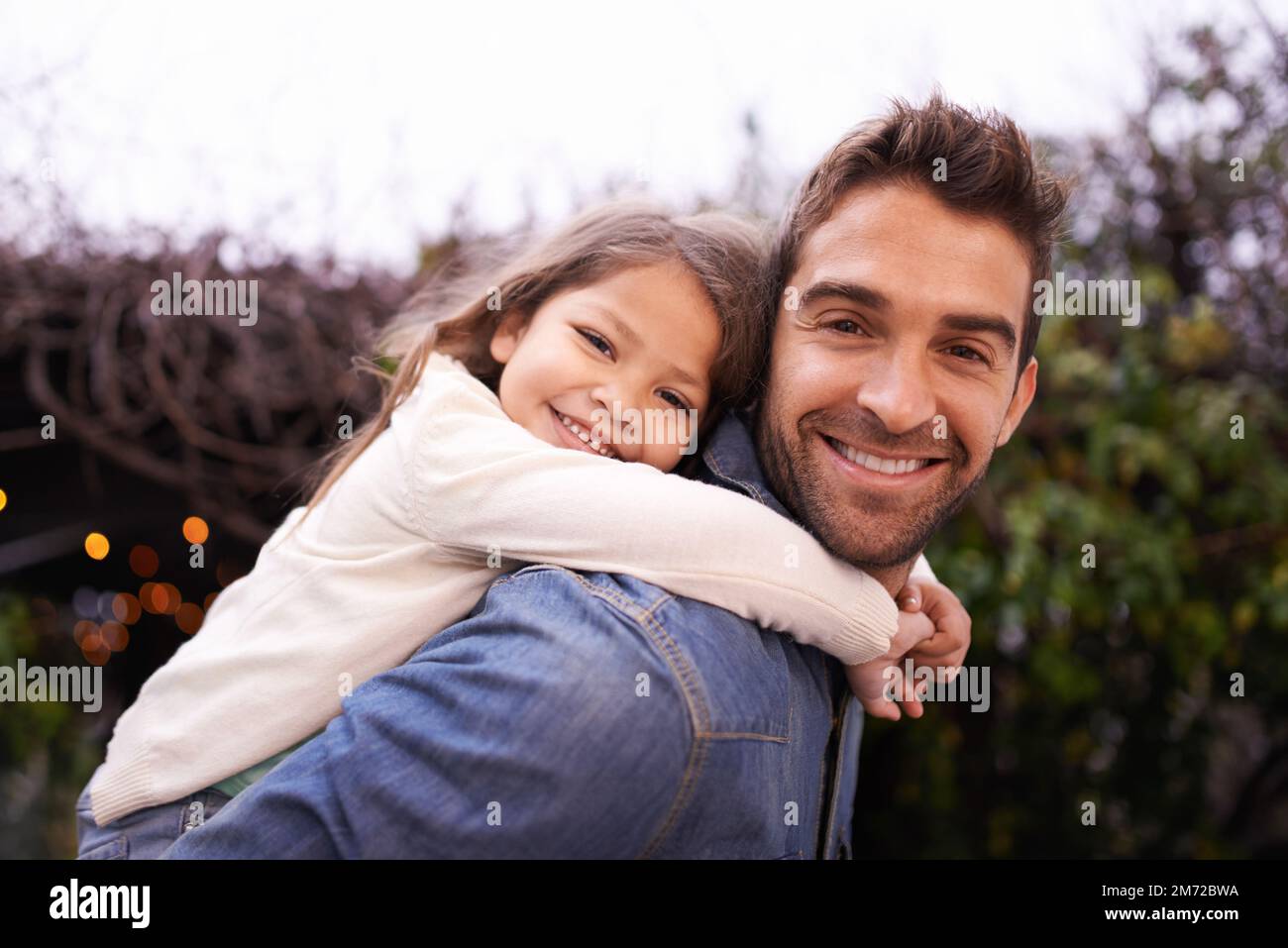 Little girl brown hair hi-res stock photography and images - Alamy