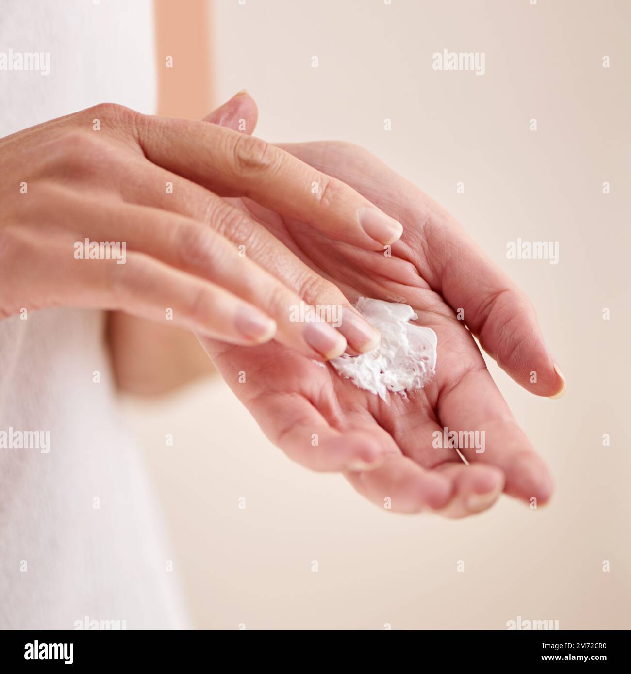Skin lotion hi-res stock photography and images - Alamy