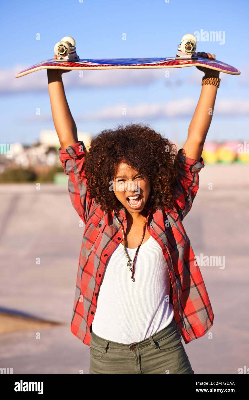 Female skateboarding hi-res stock photography and images - Alamy