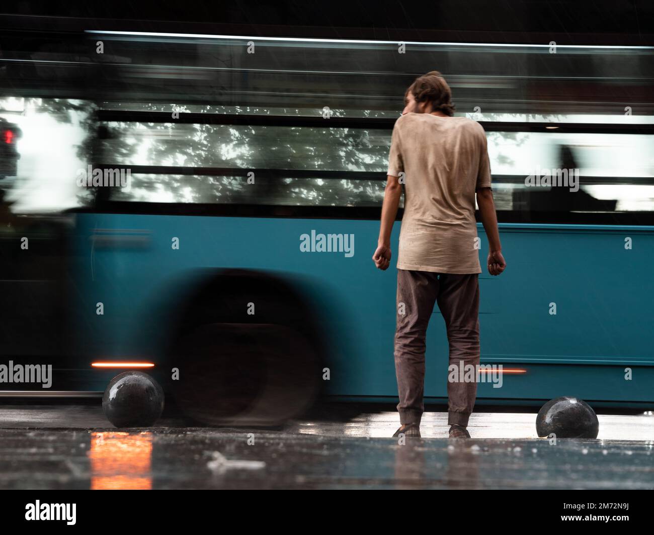 Waiting bus under rain hi-res stock photography and images - Alamy