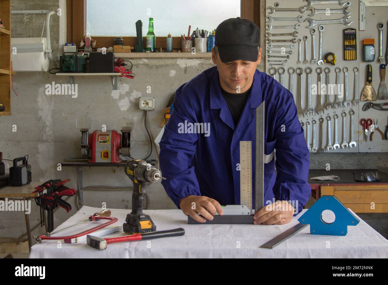 Blacksmith work in square hi-res stock photography and images - Alamy