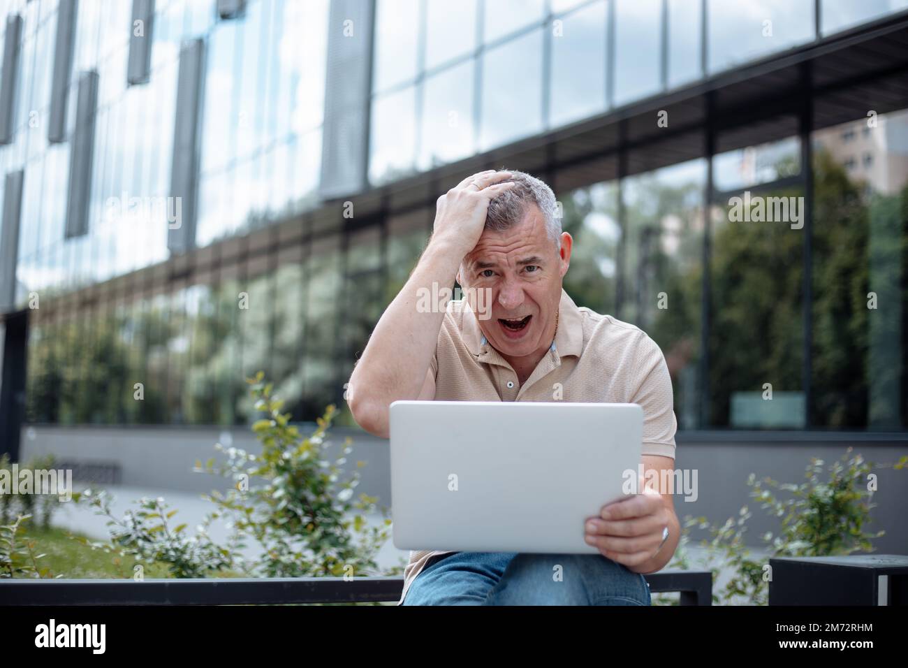 Screamed at the laptop hi-res stock photography and images - Alamy