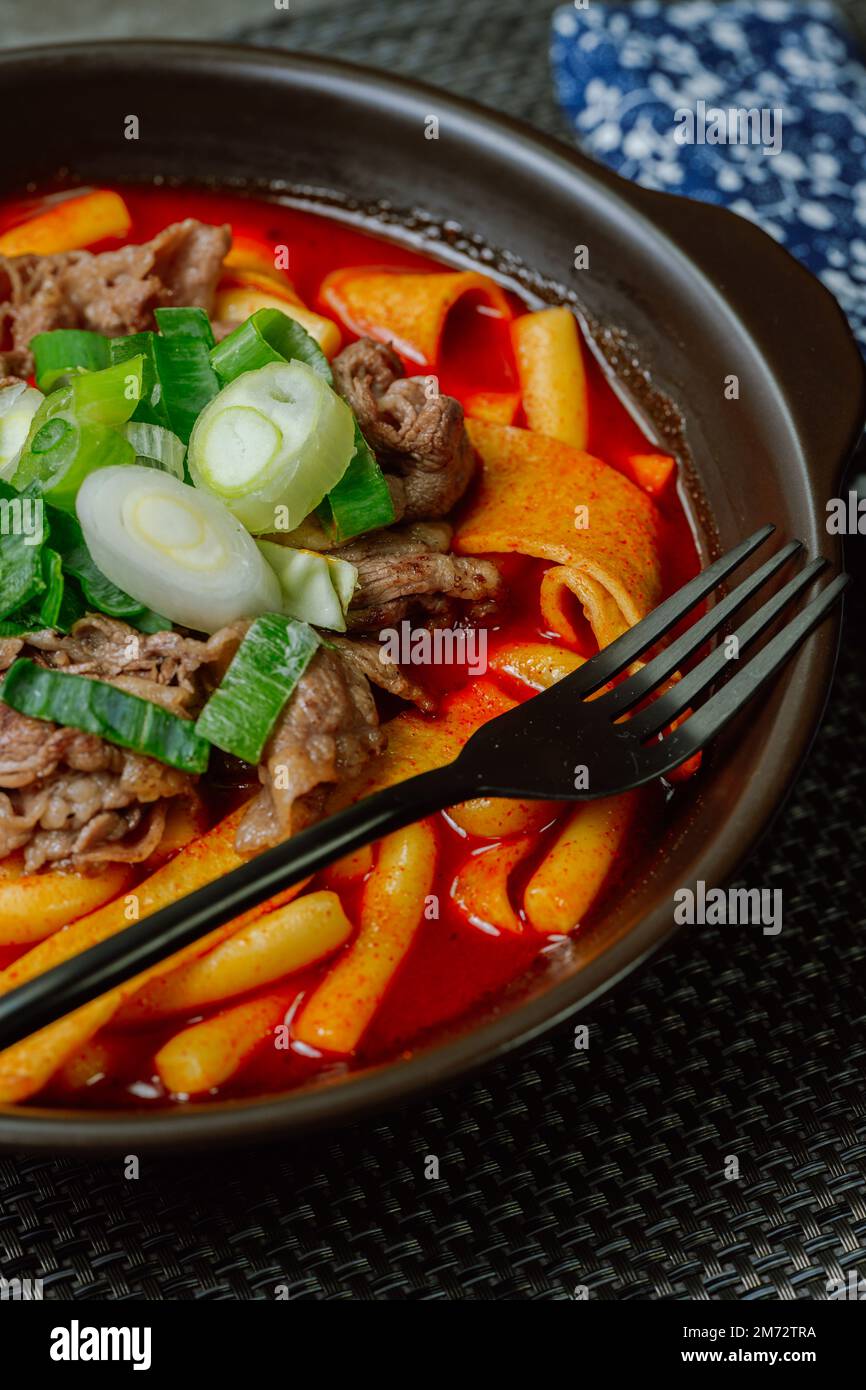 Tteokbokki topokki hi-res stock photography and images - Alamy