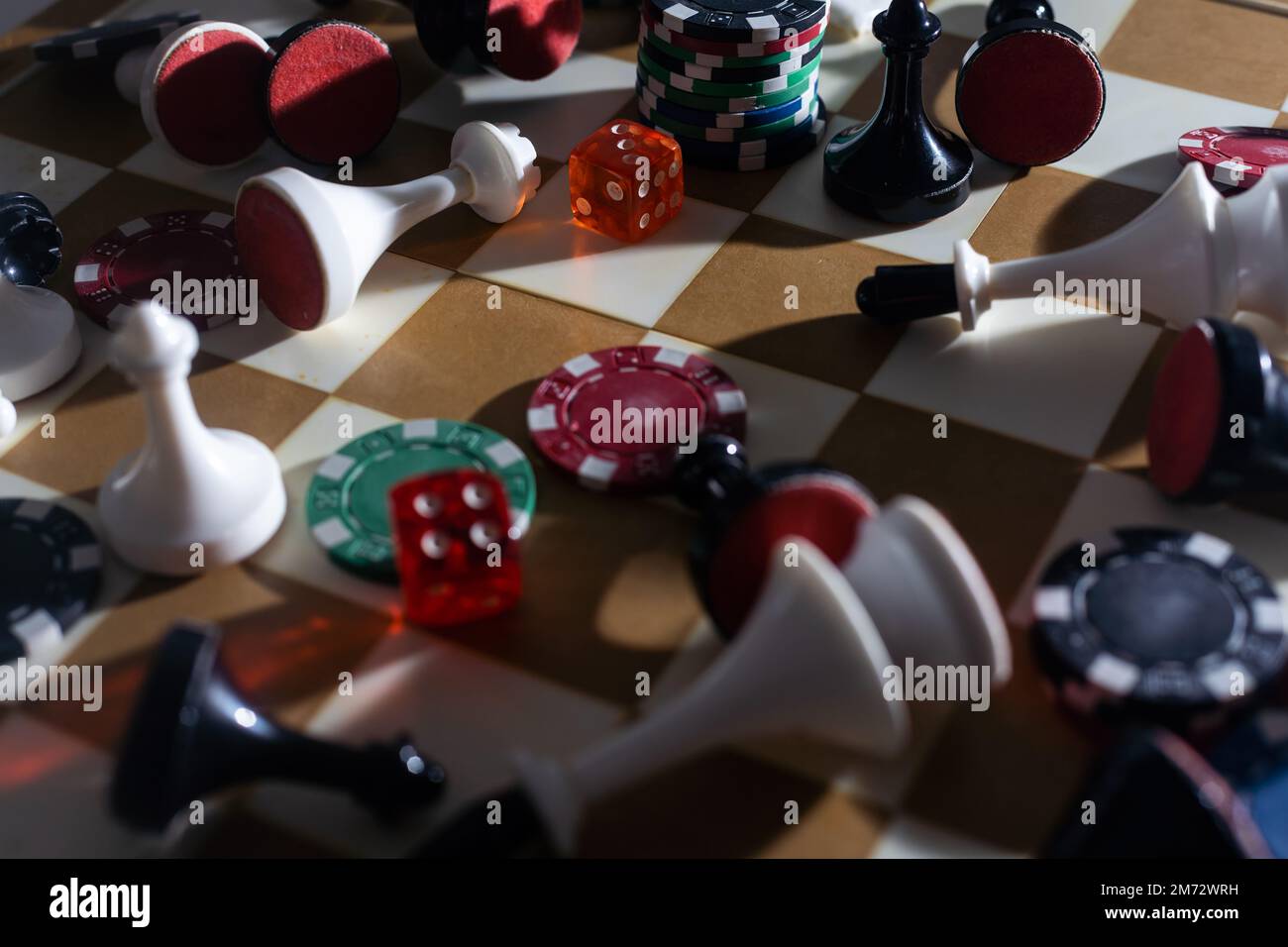 Chess pieces on playing card hi-res stock photography and images - Alamy