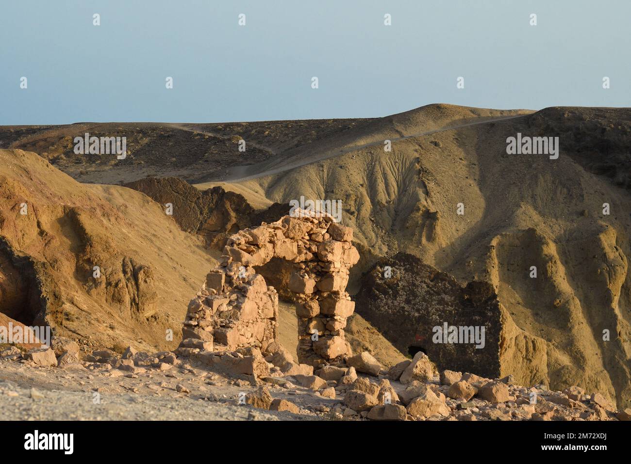 Sand dune between volcanic rocks at Playa Papagayo Stock Photo - Alamy
